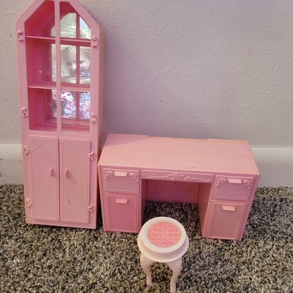 Barbie | Toys | Vintage Barbie Sweet Roses Vanity With Stool And ...